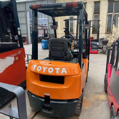 Chine Camion élévateur électrique mobile à quatre roues motrices 1 tonne 1,5 tonne 2 tonnes 8F pour les applications industrielles à vendre