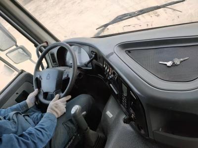 중국 유로 3 SINO TRUCK 12 휠 LHD 50tons 중고 8x4 사용 된 HOWO 킵 덤프 트럭 판매용