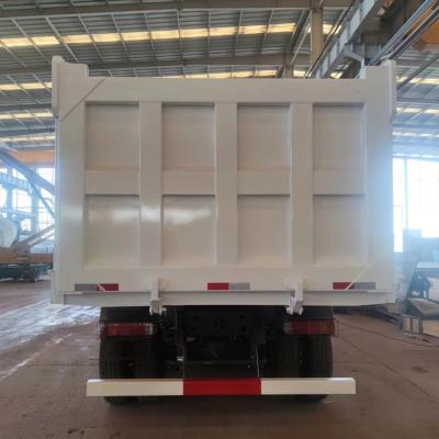 Chine Howo 8x4 LHD Dump Tipper Truck avec couple maximal 500-1000Nm et capacité du moteur 6-8L à vendre