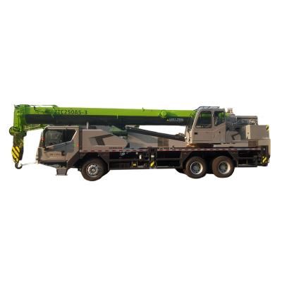 Chine 25 tonnes utilisées Zoomlion ZTC250A562 Grue de camion mobile avec pompe hydraulique et autres à vendre