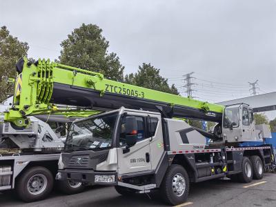 Chine 25 tonnes utilisées Zoomlion ZTC250A562 Grue de camion mobile avec pompe hydraulique et autres à vendre