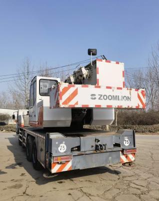중국 사용 된 Zoomlion 80톤 크레인 트럭 x3000 최대. 들어올림 높이 42.3M 작업 시간 2001-4000 판매용