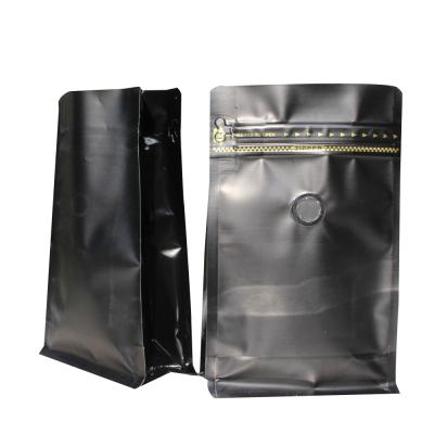 Cina Custom Printed Doypack Resealable Black Matte Coffee Bag with Valve in vendita