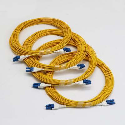 China Kabellengte 1M LC Uniboot Duplex Singlemode G657.A1 BendInsensitive Zip Duplex 2mm LSZH Low Loss 0,15dB Fiber Patch Cord Te koop
