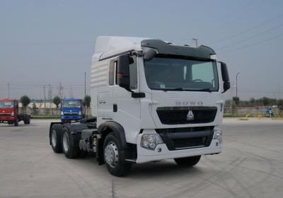 China Caminhões de refrigeração água da cabeça do trator com escolha da cor do motor D12 multi à venda