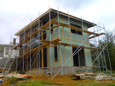 China Casas modulares pré-fabricadas da casa de campo de aço da luz verde, painel de sanduíche do plutônio de 75mm à venda