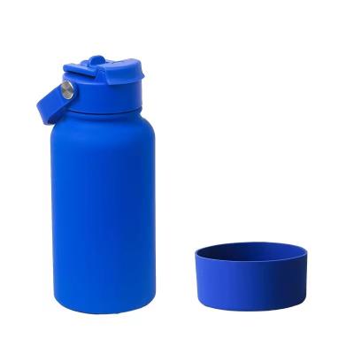 Chine Logo personnalisé Bouteilles sous vide Thermos à double paroi Bouteilles d'eau en acier inoxydable pour MUGS à vendre