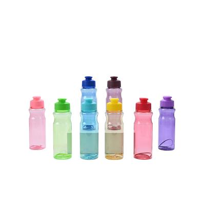 Chine Taille d'eau en plastique personnalisée de 550 ml pour les sports de plein air et les étudiants à vendre