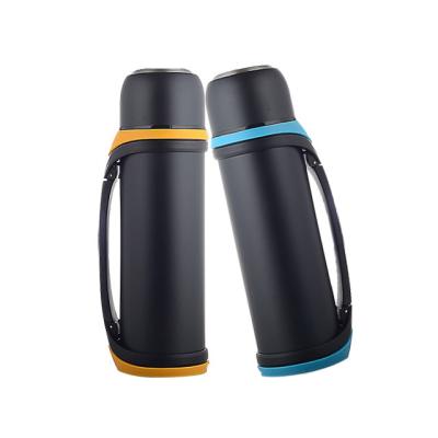 Chine 2.2L Coupe thermos isolée en acier inoxydable de grande capacité pour les boissons chaudes en déplacement à vendre
