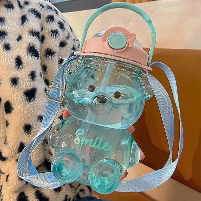 Chine La dernière bouteille d'eau à grande capacité avec paille pour les élèves en été à vendre