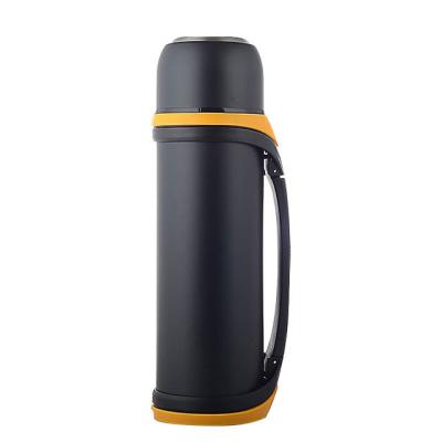 Chine Conception sportive Grande capacité 2QT 64 oz Bouteille isolée sous vide avec tasse pour boissons chaudes à vendre