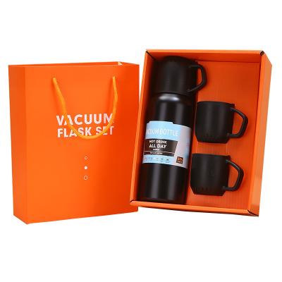 Chine Ensemble cadeau d'affaires sur mesure 550 ml bouteille isolée sous vide en acier inoxydable avec 3 couvercles à vendre