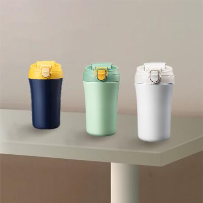 Chine 2023 Voyage en plein air Essentiel thermos à vide en acier inoxydable à double couche avec poignée à vendre