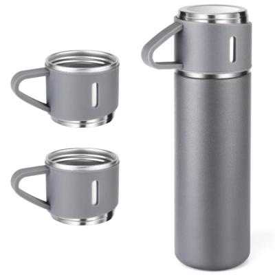 Chine 500 ml de bouteille portable en acier inoxydable à double paroi avec deux tasses de café à vendre