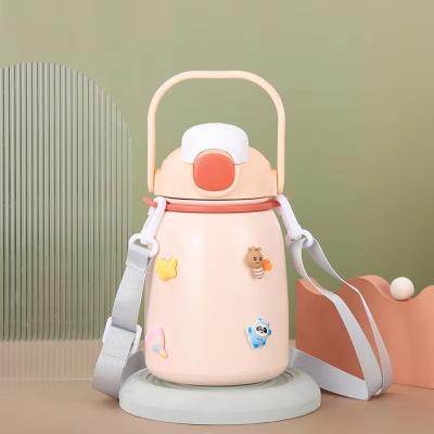 Chine Design de dessins animés 800ml Grand ventre Coupe isolée enfant mignon bouteilles sous vide Thermos avec paille à vendre