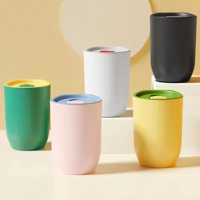 Chine 350ml Logo personnalisé Bouteille d'eau potable en plastique de grande capacité Sport en plein air Portable à vendre