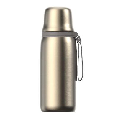 Chine 650 ml de capacité Bouteille à vide à double paroi en acier inoxydable à vendre