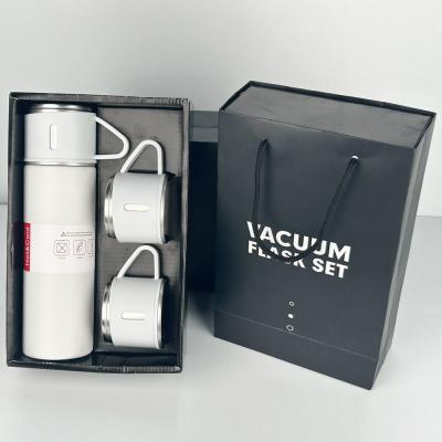 Chine 300g Capacité 500ml Bouteille d'eau thermos en acier inoxydable à double paroi pour logo personnalisé à vendre