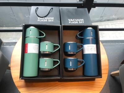 Chine 300g Capacité 500ml Bouteille d'eau thermos en acier inoxydable à double paroi pour logo personnalisé à vendre
