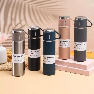 Chine Exemple Fournir une bouteille de vide en acier inoxydable Thermos Mug Set cadeau pour les entreprises à vendre