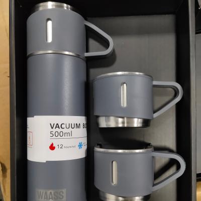 Chine 500 ml bouteille thermo en acier inoxydable avec 3 bouchons pour les voyages en plein air à vendre