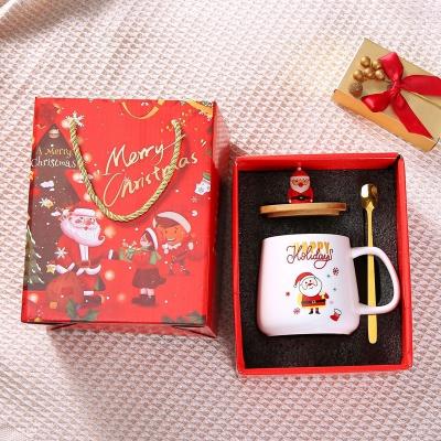 Chine Une tasse en céramique de 400 ml, idéale pour les cadeaux de Noël. à vendre