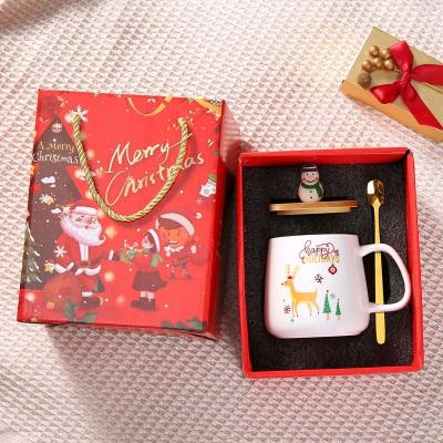 Chine Une tasse en céramique de 400 ml, idéale pour les cadeaux de Noël. à vendre