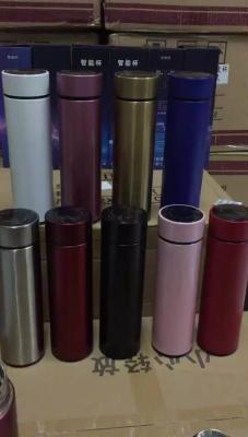 Chine Normalement Intelligente Digitale Thermomètre à vide à vide isolée 500 ml Bouteille d'eau en acier inoxydable Couleur aléatoire à vendre
