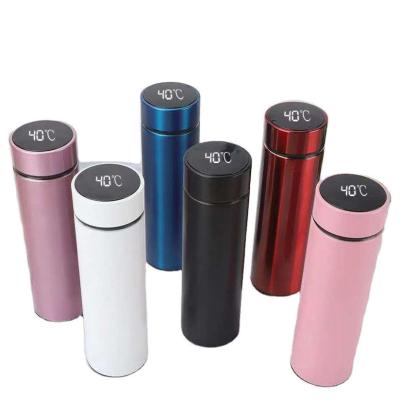 Chine Toutes les personnes applicables 17 oz 500 ml bouteille d'eau isolée sous vide en acier inoxydable personnalisée à vendre
