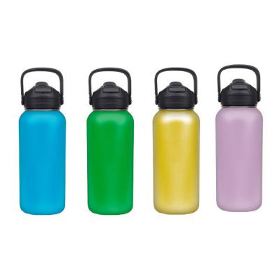 Chine Logo personnalisé Bouteille d'eau en acier inoxydable à double couche sous vide pour une tasse de balle extérieure portable 32 oz à vendre