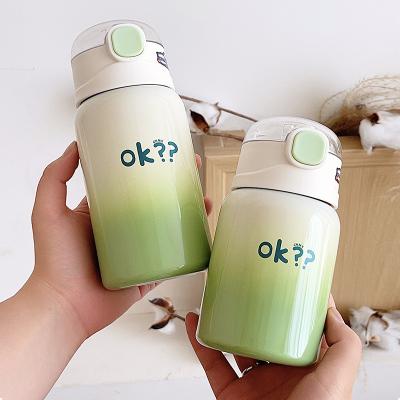 Chine Une tasse d'étudiant à vide avec paille et performance thermique à vendre