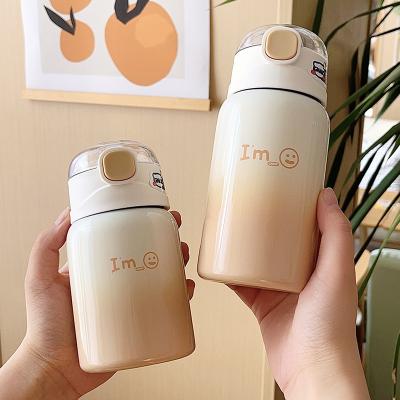 Chine Une tasse d'étudiant à vide avec paille et performance thermique à vendre