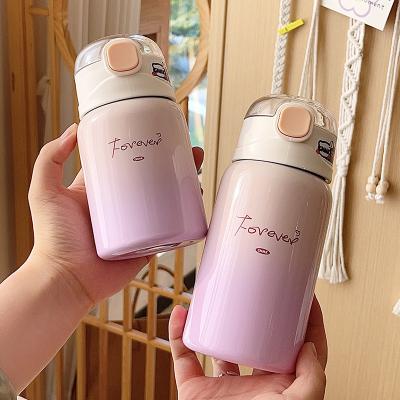 Chine Une tasse d'étudiant à vide avec paille et performance thermique à vendre