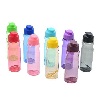 Chine Bouteilles d'eau en plastique de fitness d'été simples et fraîches avec couvercle pour tasses de sport de grande capacité à vendre