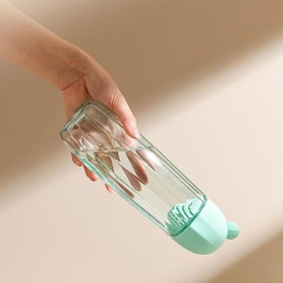 중국 어린이 의 수분 공급 필요 를 위해 티 필터 를 가진 망원경 손잡이 플라스틱 물병 판매용