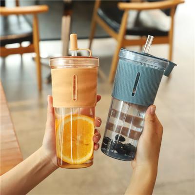 Κίνα 700 ml καθαρό χυμό χωρίς BPA μπουκάλι πόσιμου νερού φλιτζάνι με άχυρο και μανίκι προς πώληση