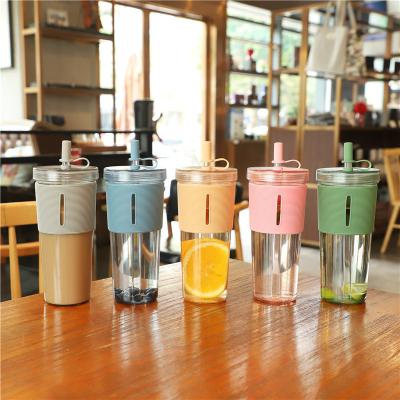 Κίνα 700 ml καθαρό χυμό χωρίς BPA μπουκάλι πόσιμου νερού φλιτζάνι με άχυρο και μανίκι προς πώληση