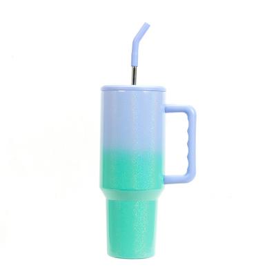 Chine Une bouteille d'eau sportive de 40 oz avec poignée et paille est votre partenaire de fitness ultime. à vendre