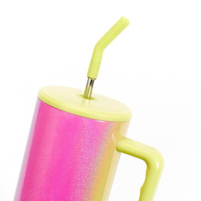 Chine Une bouteille d'eau sportive de 40 oz avec poignée et paille est votre partenaire de fitness ultime. à vendre