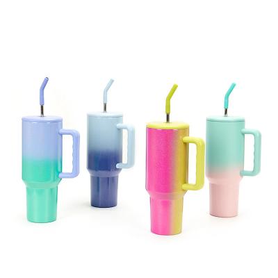Chine Une bouteille d'eau sportive de 40 oz avec poignée et paille est votre partenaire de fitness ultime. à vendre