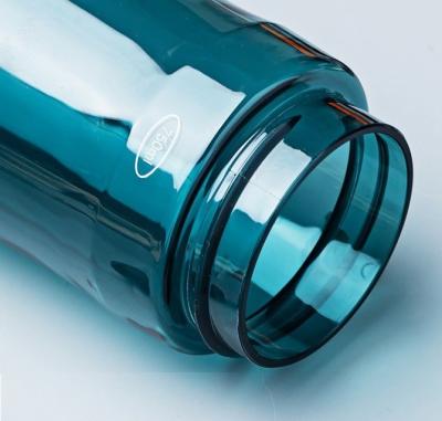 Chine Machine de fabrication de bouteilles de Tritan rose pour adultes réutilisables pour les bouteilles d'eau de sport à vendre