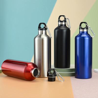 Chine 500 ml 750 ml à double paroi en acier inoxydable aspirateur salle de sport bouteille d'eau isolée tasses à vendre