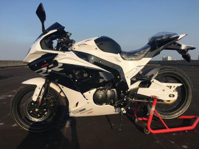 중국 전기 시작 350CC 고성능 오토바이 130km/H 7500r/Min 판매용