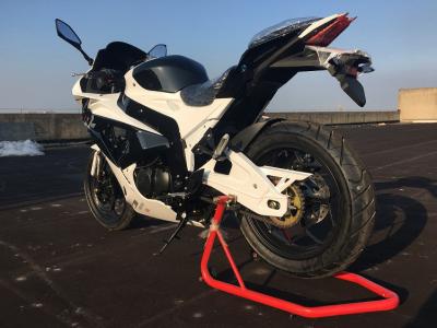 중국 전기 시작 350CC 고성능 오토바이 130km/H 7500r/Min 판매용