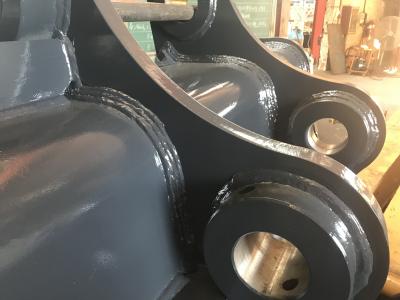 China Hardox400 Bagger Bergbau Eimer Neues Q355/NM400 angepasstes Gewicht zu verkaufen