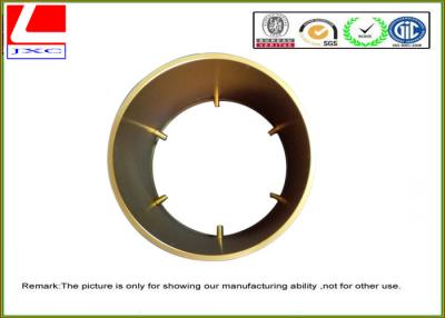 Cina Copertura precisa di tornitura di CNC dell'alluminio con anodizzazione dell'oro e lo scoppio della sabbia in vendita