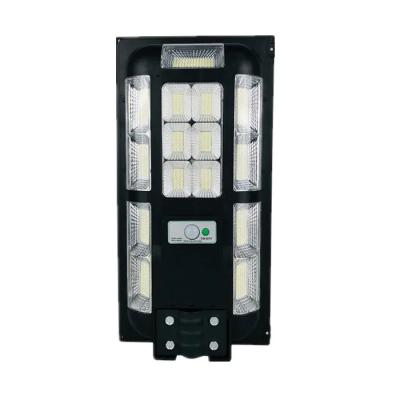 中国 ガーデンソーラーLEDストリートライト SMD3030 LEDチップと5万時間の寿命 販売のため