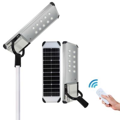 中国 効率性 LED 太陽光路灯 IP65 防水 25.6V 32Ah/48Ah バッテリー容量 6000K 色温 販売のため