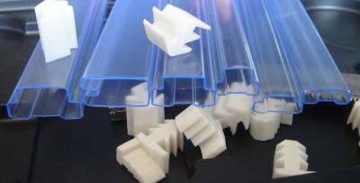 Cina Metropolitana di plastica statica sicura di ESD anti chiara per il carico dei componenti elettronici in vendita