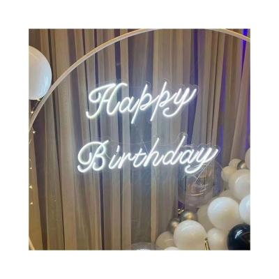 China Letras artesanais LED sinal de luz de néon para decoração de casamento personalizada em estilo contemporâneo à venda